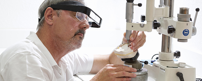 Willkommen bei Zahntechnik Bretz - Zahnfrästechnik